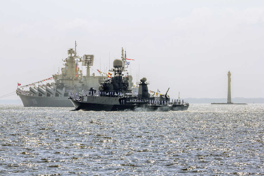Russian Warships Passing Off Florida’s Coast Shadowed by US Navy ...